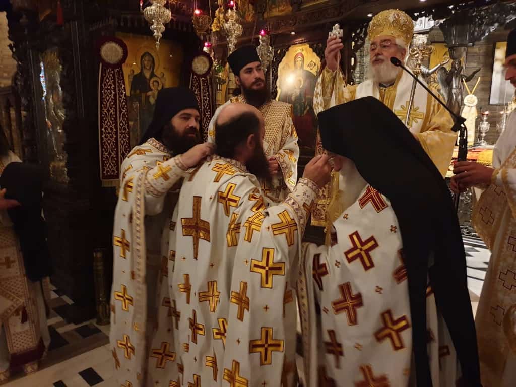 Χειροθεσία Αρχιμανδρίτη από τον Μητροπολίτη Φωκίδος | Fokidanews ...