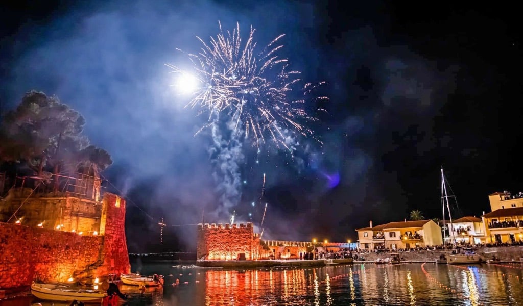 Σε ζωντανή μετάδοση από το Ενετικό Λιμάνι της Ναυπάκτου η Περιφορά των ...